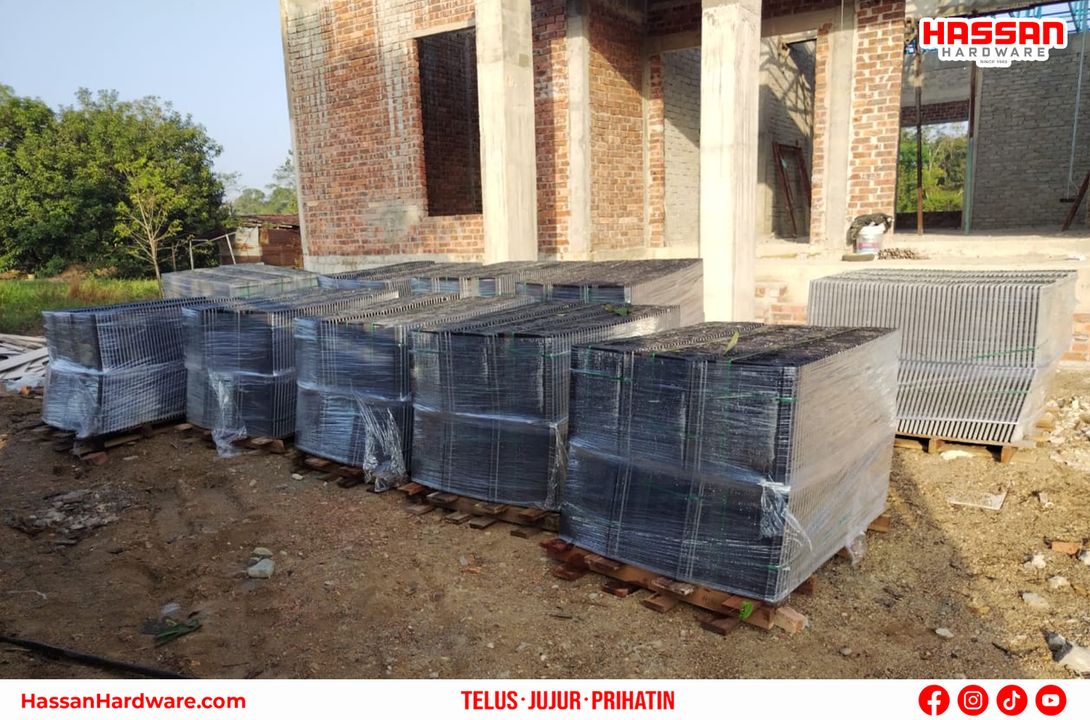 Bentuk dan kualiti perabung atap genting Monier Elabana & Monier ...